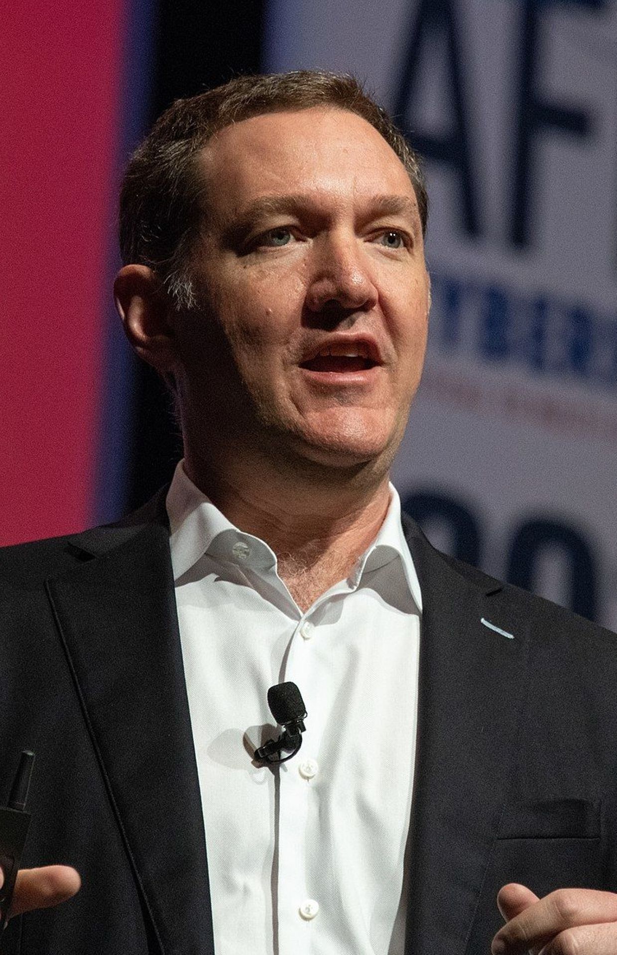 Unity : le CEO John Riccitiello démissionne - RTBF Actus