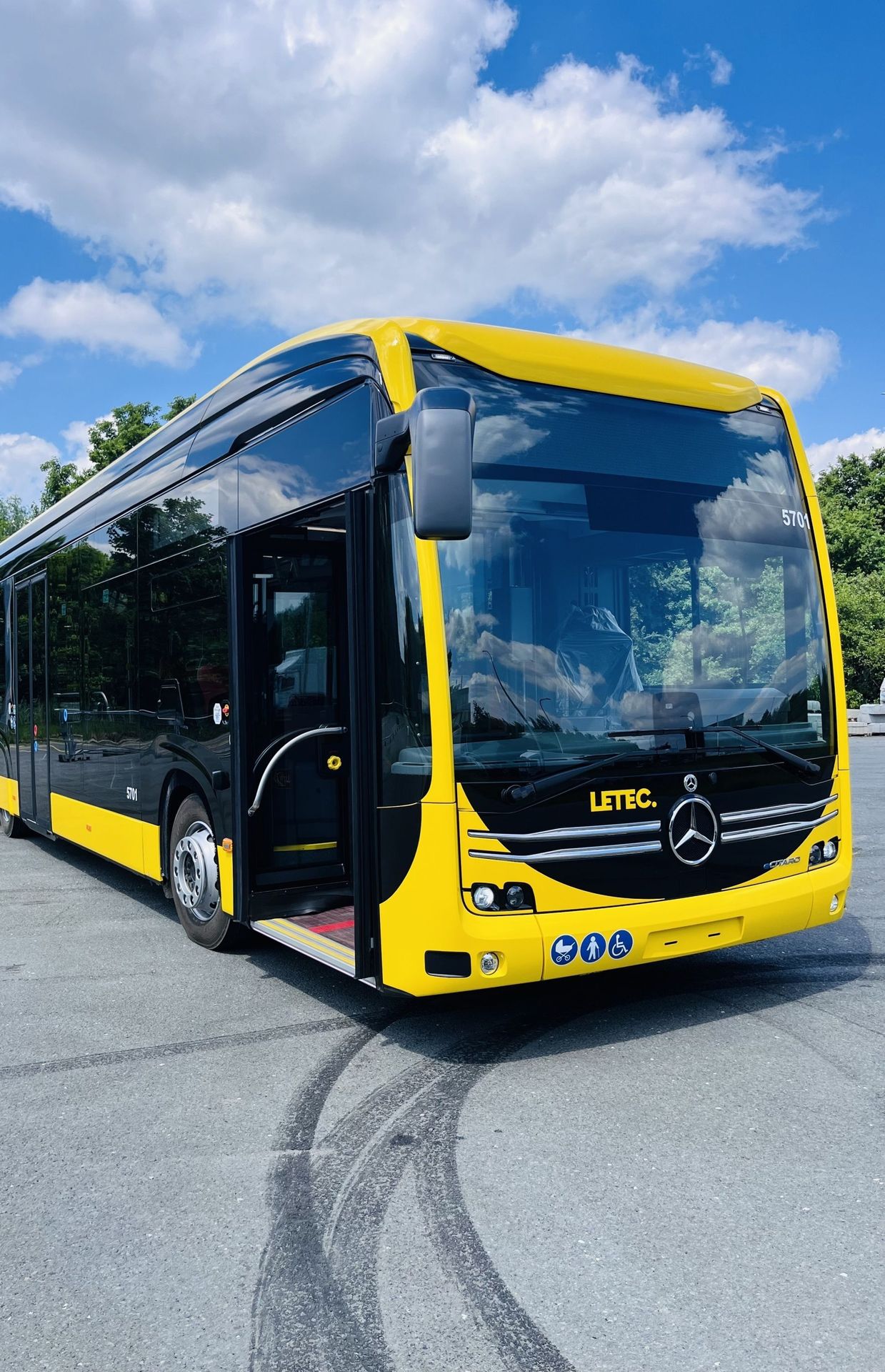 Le premier bus 100% électrique du TEC est arrivé à Liège ce jeudi ...