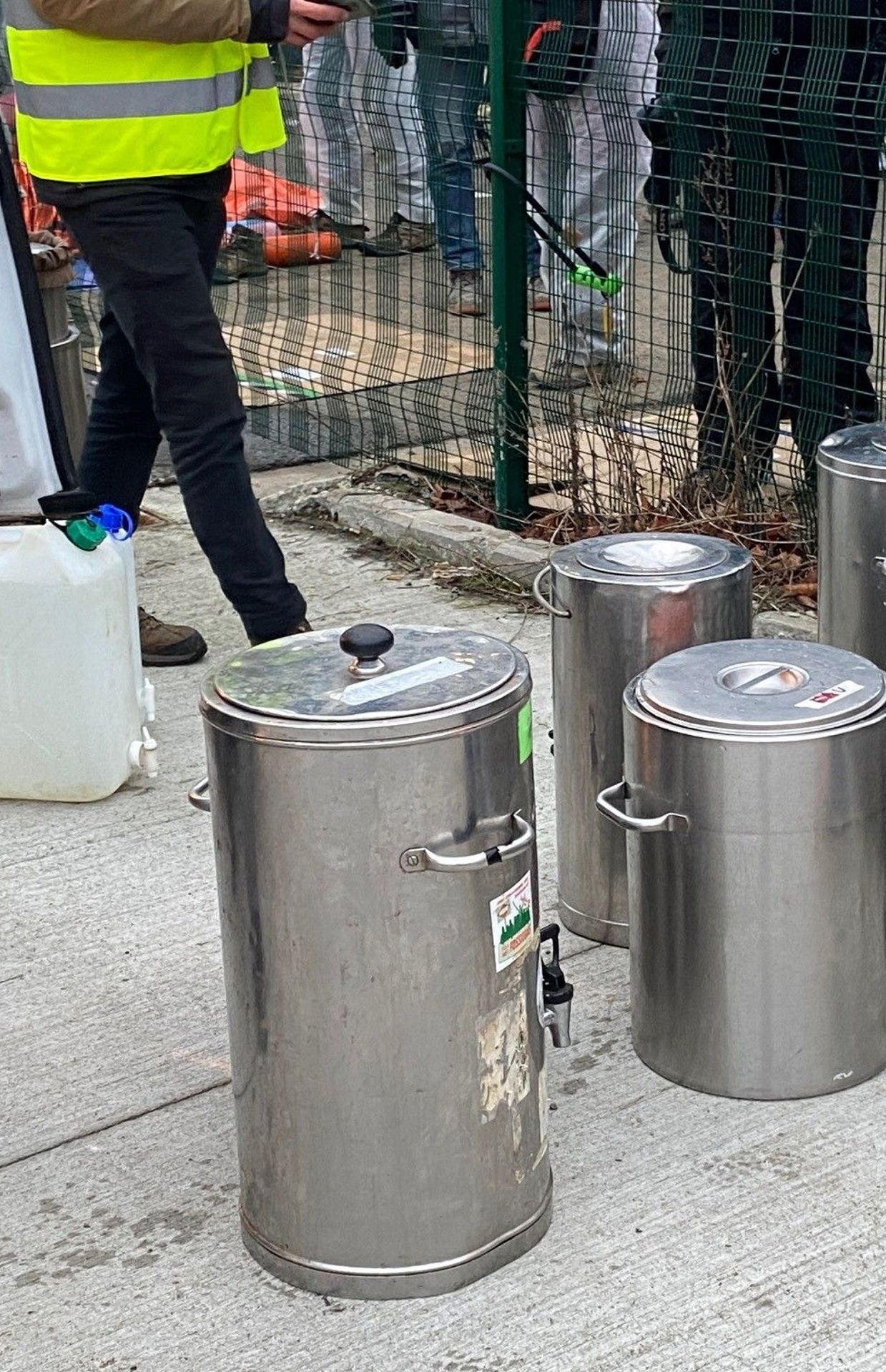 Les activistes de Code Rouge ont quitté l'aéroport de Liège après une ...