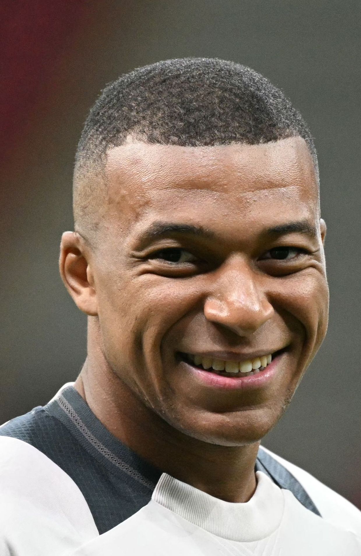 Le Real Madrid galactique d’Mbappé vs un Barça en tenue de 'Roja' : le ...