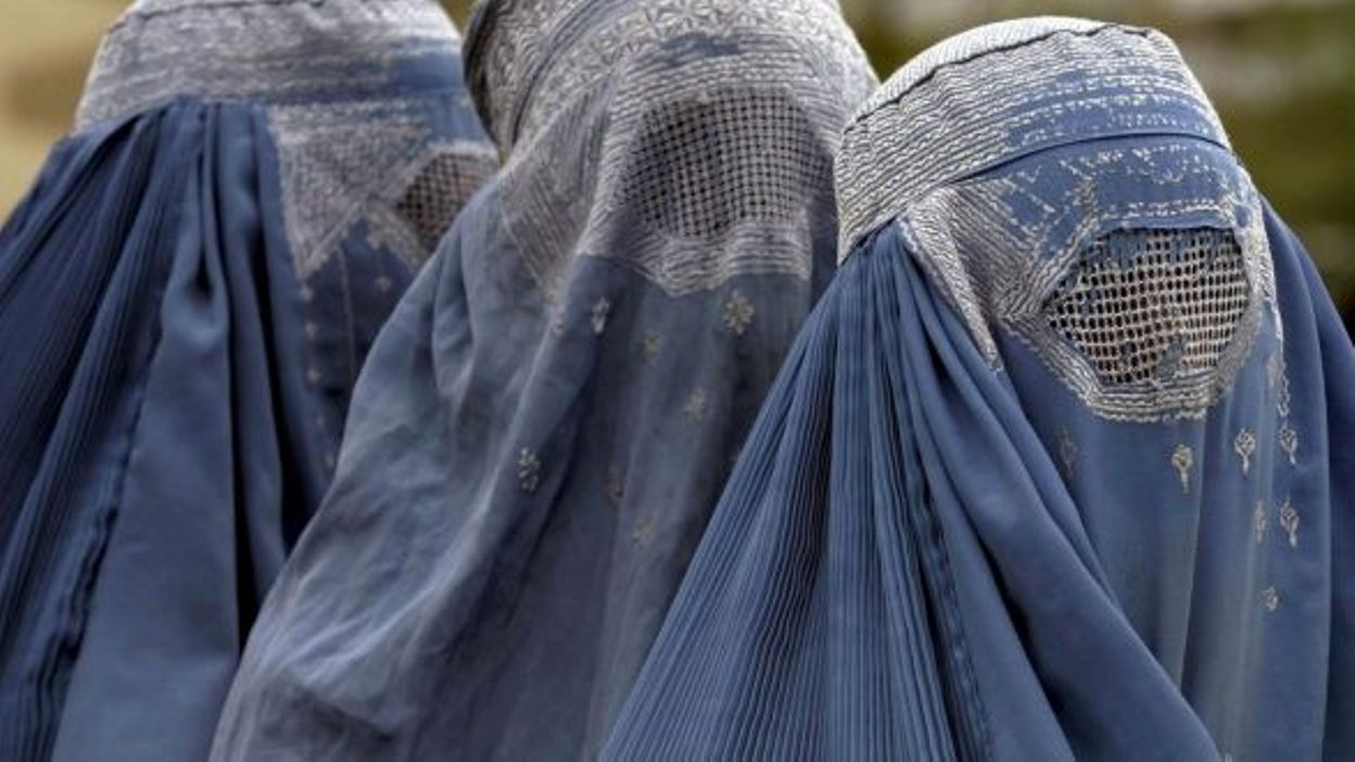Le Parlement prépare l'interdiction de la burqa - rtbf.be