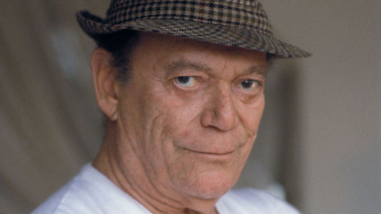 Eddie Constantine, un Américain réussit à Paris - RTBF Actus