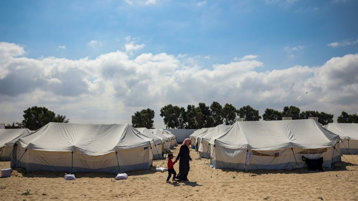 Guerre Israël-Gaza : dans les camps de réfugiés de Rafah, le froid et ...