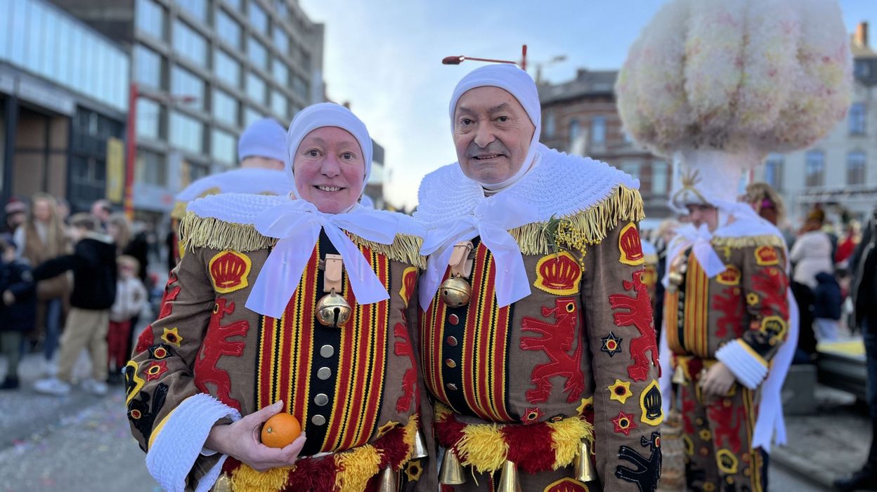 Au carnaval de Charleroi, Nancy fait la Gille depuis 1986 - RTBF Actus