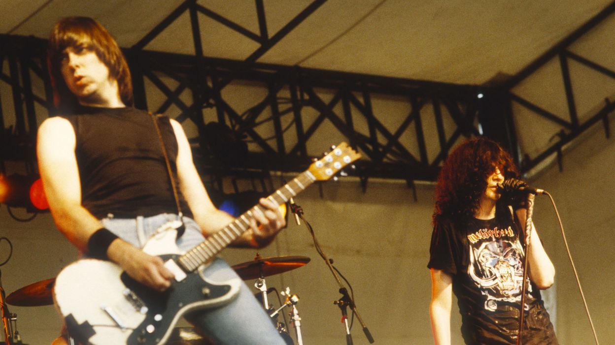 Les membres Blink-182 imitent les Ramones dans la nouvelle vidéo de ...