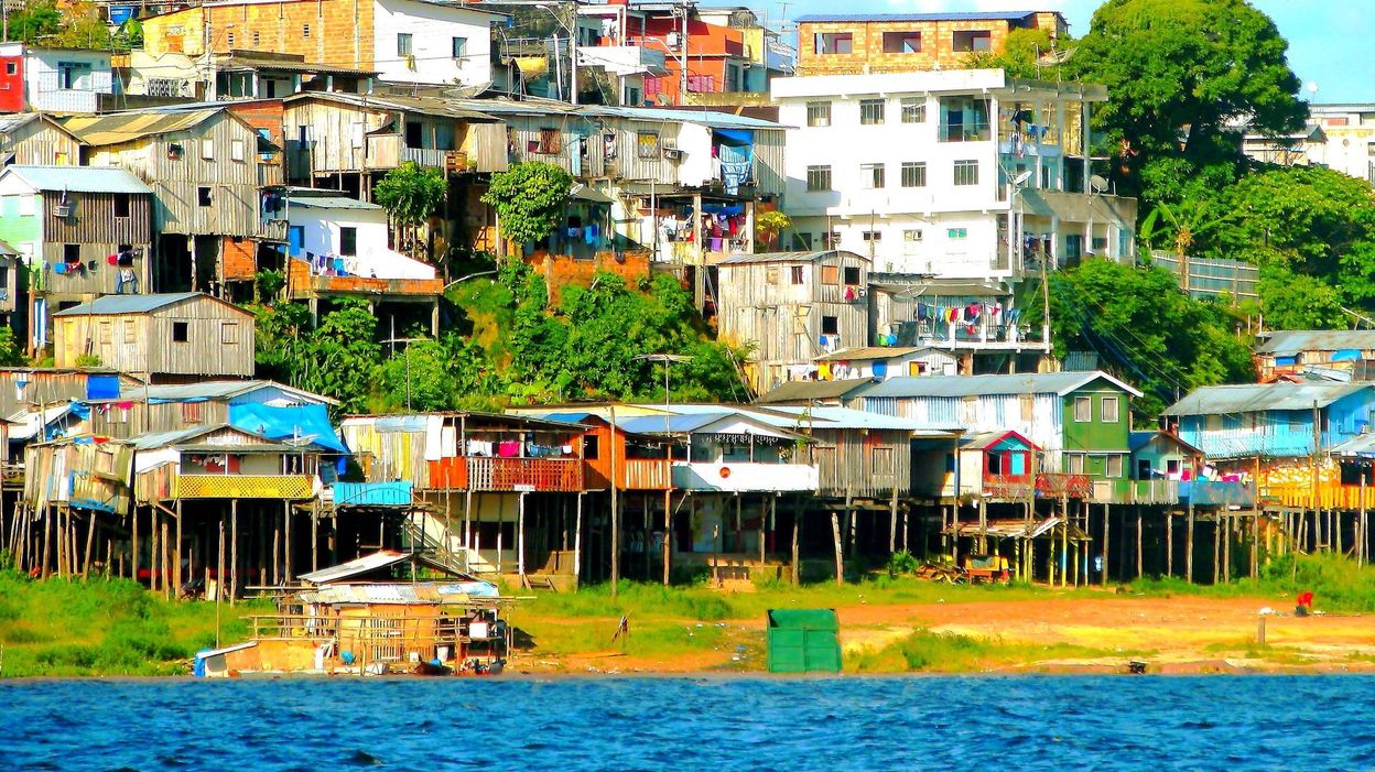 Les Yanomami, ce peuple du Brésil menacé par la déforestation - RTBF Actus