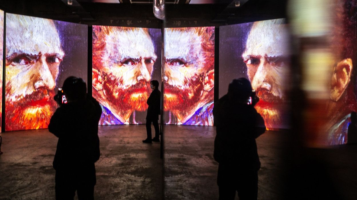 Hello Kitty, produits dérivés et émoji, une exposition à Londres ...