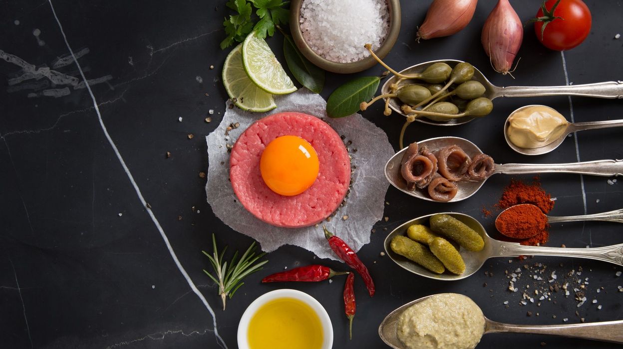 Recette Carlo : le filet américain fait maison - rtbf.be