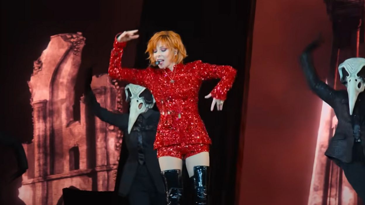 Yoa présente son nouvel album 'La Favorite' et interprète 'Contre-cœur ...