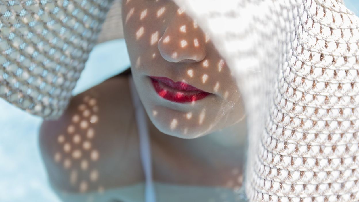 La 'laminated skin' ou comment la sueur est devenue le nouveau glow - RTBF Actus