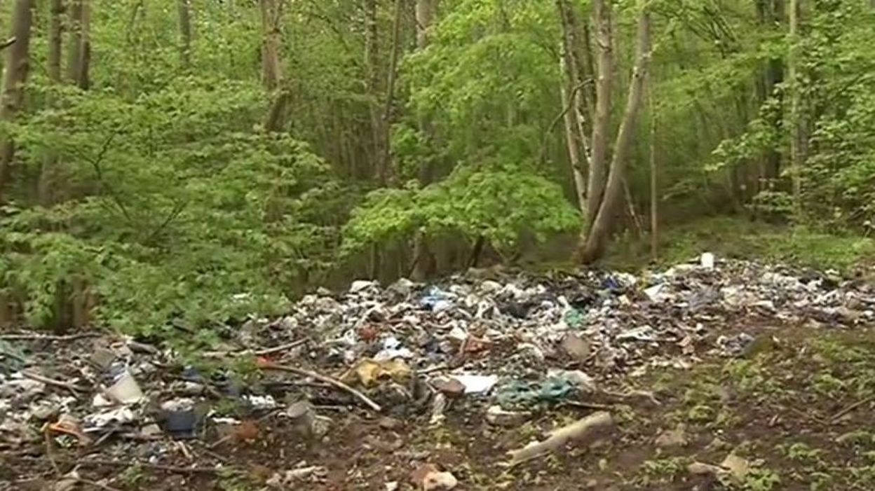 Profondeville: une décharge à ciel ouvert - RTBF Actus Profondeville: une décharge à ciel ouvert - RTBF Actus