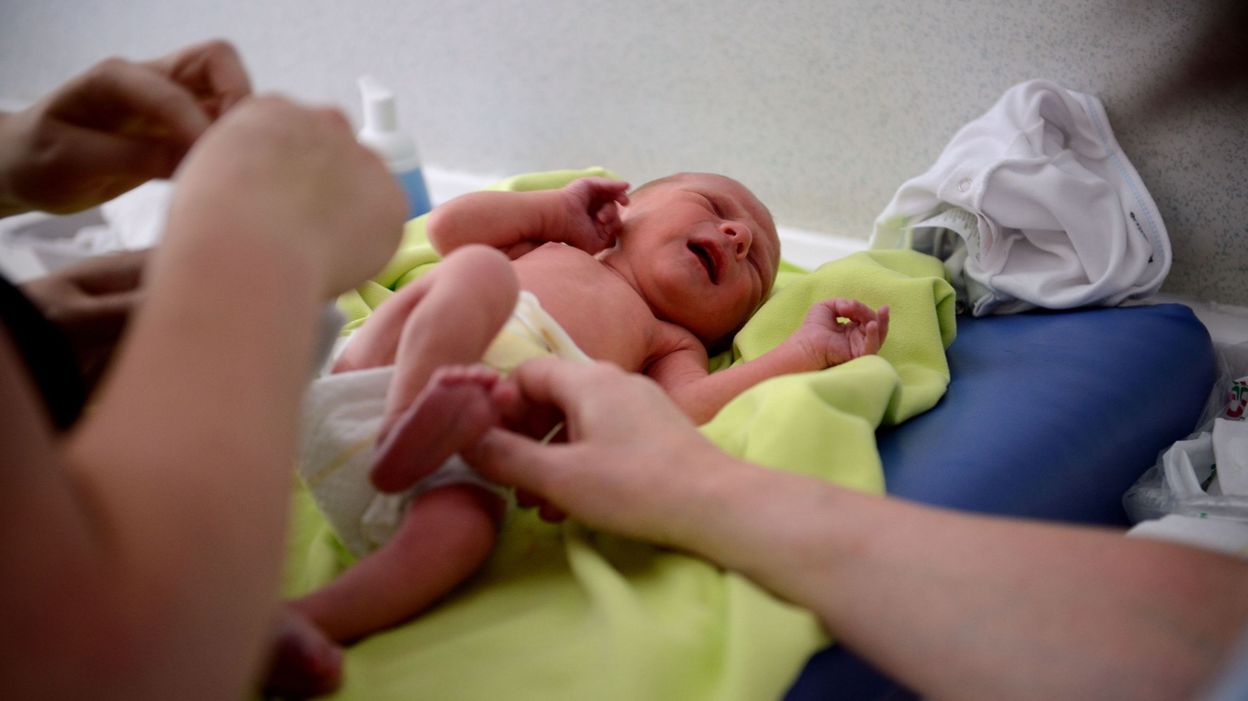 Les mères porteuses, une réalité en Belgique - RTBF Actus