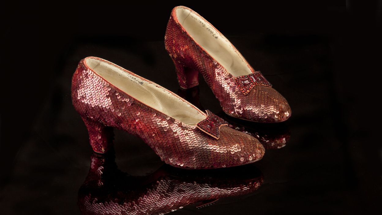 Les chaussures de l'héroïne du Magicien d'Oz retrouvées 13 ans après ...