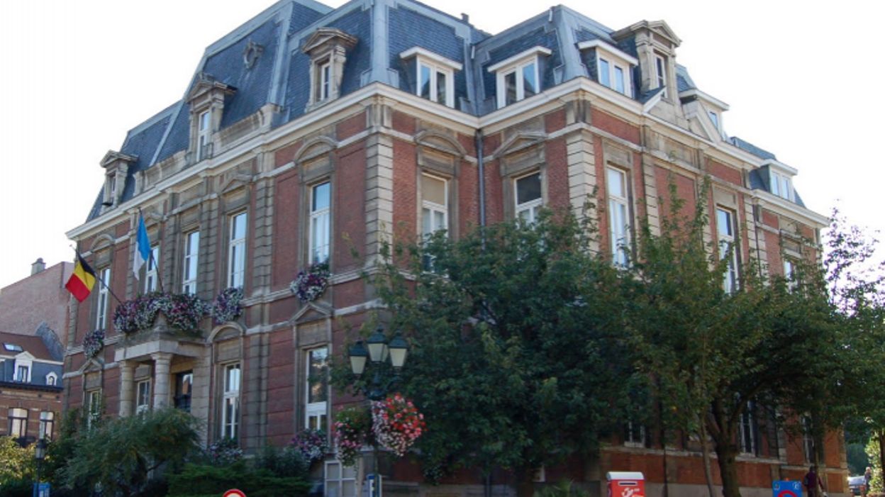 La commune d'Uccle lance sa propre application mobile - RTBF Actus