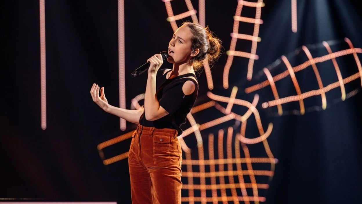 The Voice Kids : Eline nous propose une reprise magistrale de 'Rouge ...