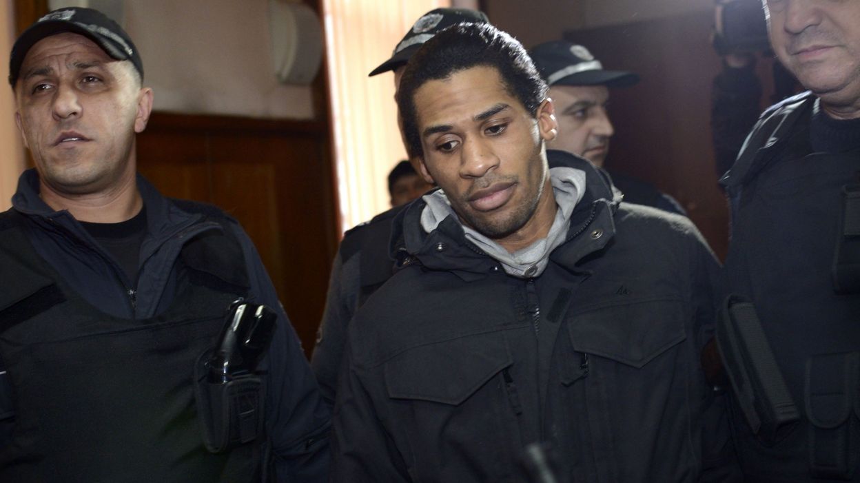 Nouvelle vidéo : la fuite des frères Kouachi après la tuerie à Charlie ...