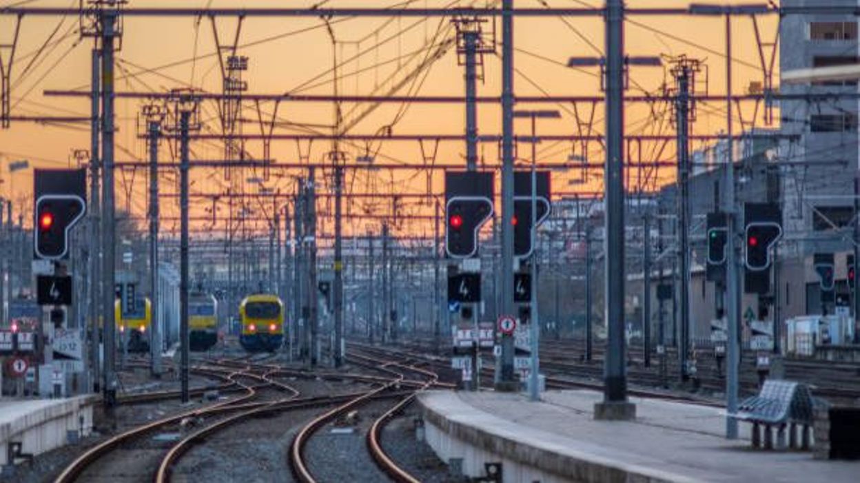 La SNCB reconnaît 3500 suppressions de trains et de retards mensuels depuis la rentrée scolaire ...