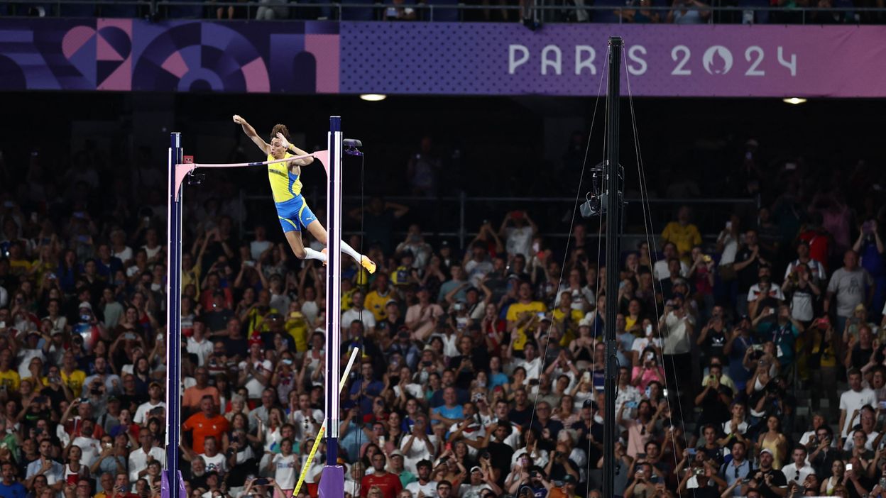 6,27 m : Armand Duplantis bat pour la 11e fois son record du monde de saut à la perche - RTBF Actus