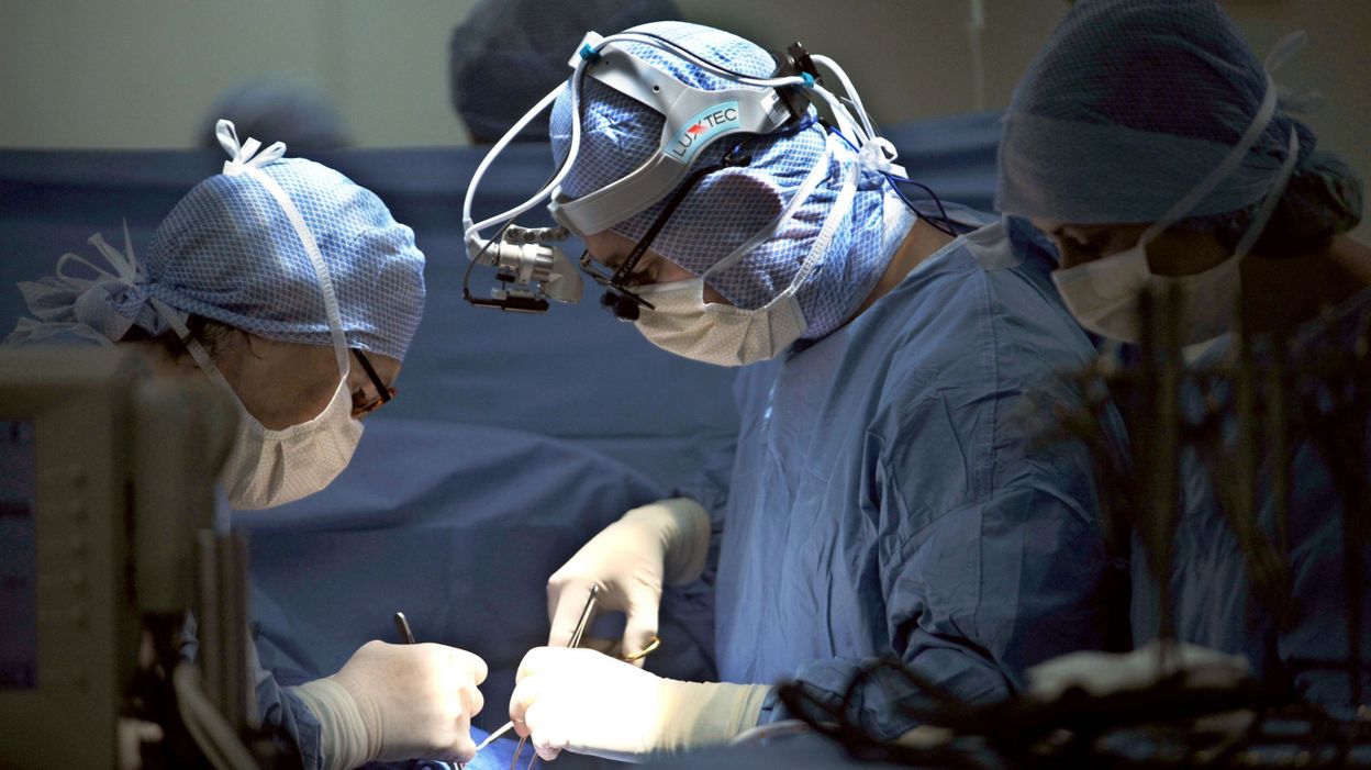 Il y a 50 ans, la première greffe d'un cœur humain - RTBF Actus