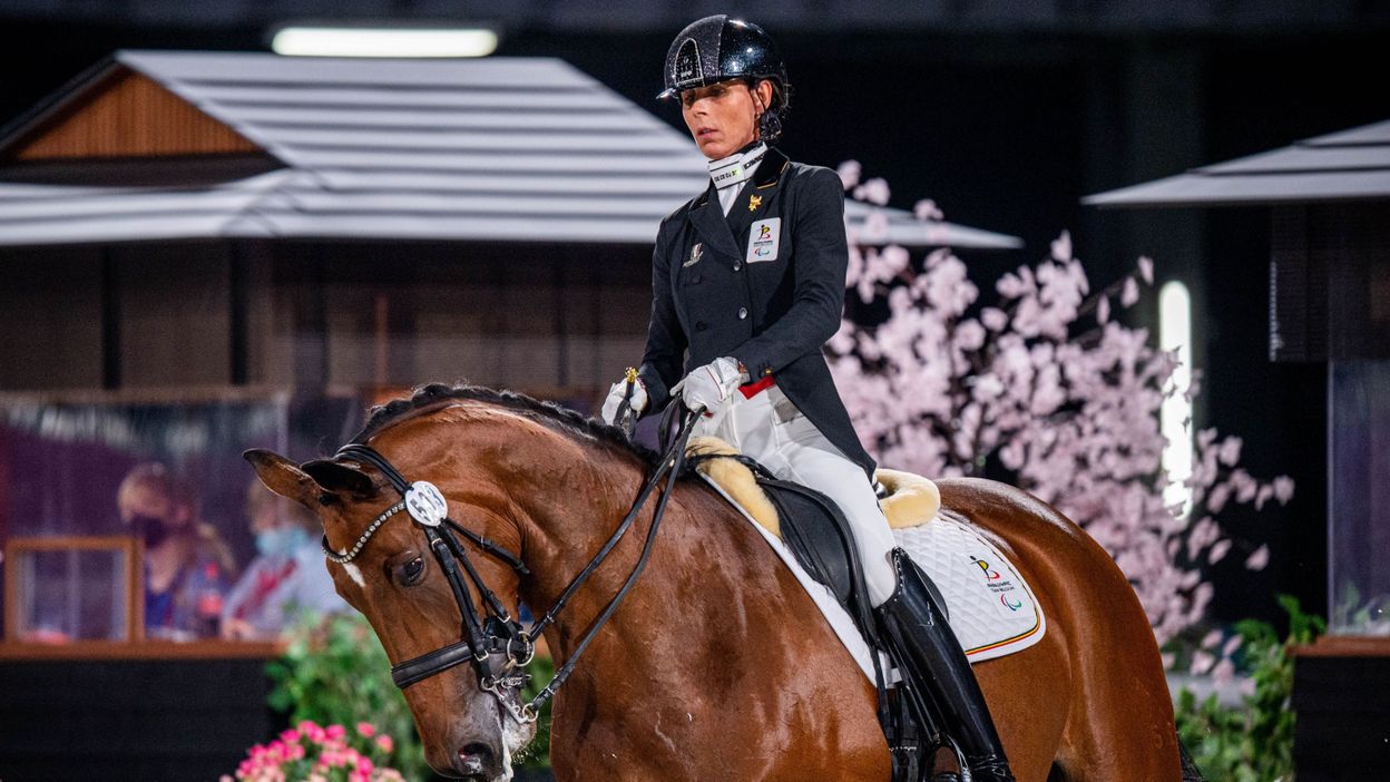 Jeux Paralympiques : la cavalière Michèle George remporte une deuxième médaille d'or en ...