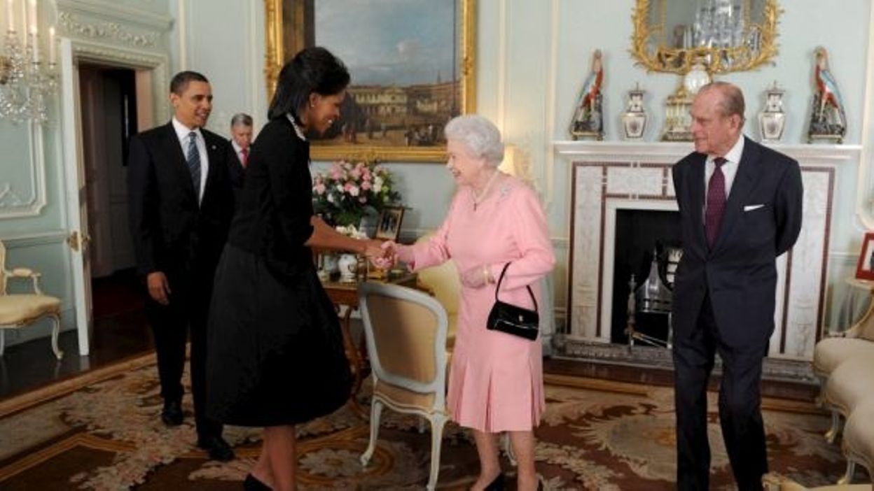 Le couple Obama reçu par la reine Elizabeth II à Buckingham - RTBF Actus