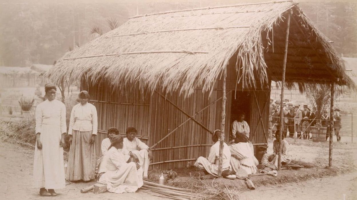 Les sculptures de Freddy Tsimba à l'AfricaMuseum - RTBF Actus