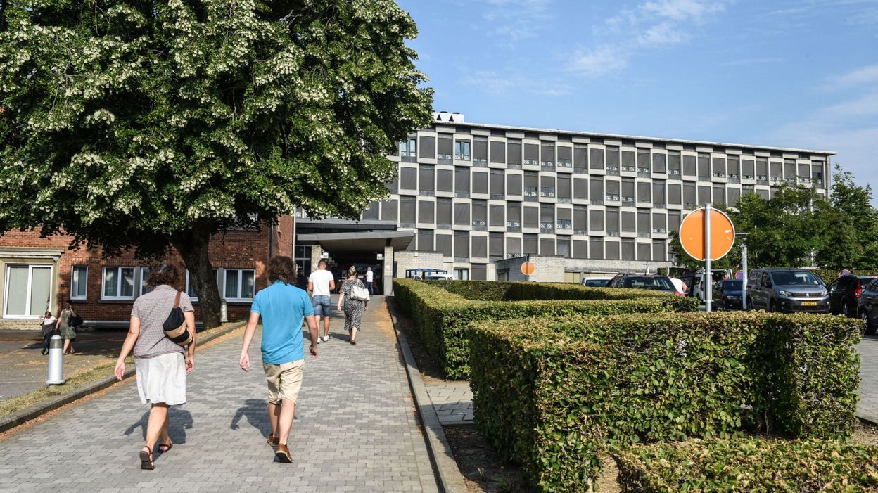 Le chef des urgences de l'hôpital de Libramont écarté pour non-port du ...