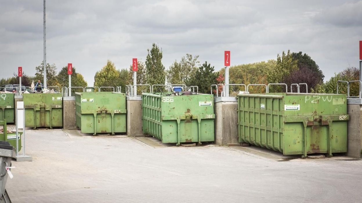 Focus sur les emballages plastiques à trier dans le sac PMC - RTBF Actus