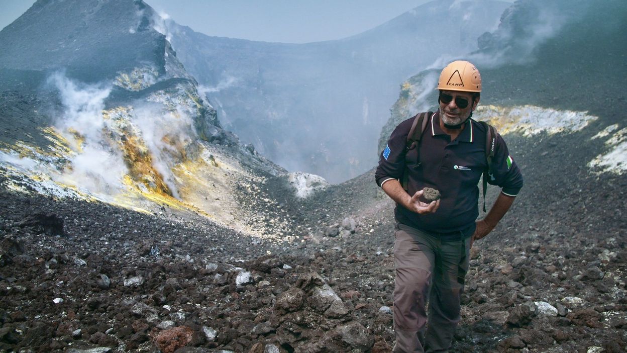 Le supervolcan près de Naples, 'les Champs Phlégréens', de plus en plus ...