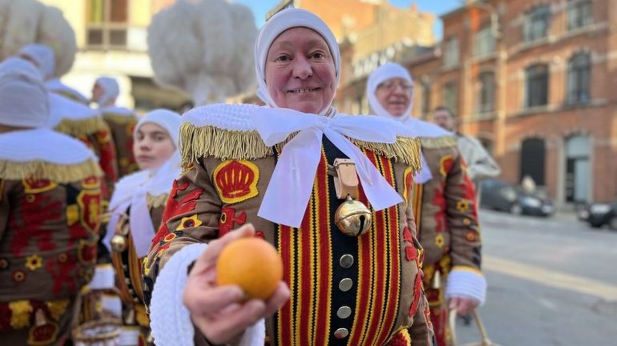 Au carnaval de Charleroi, Nancy fait la Gille depuis 1986 - RTBF Actus