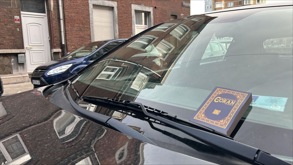 A Liège, des petits Corans déposés sur les pare-brise des voitures dans ...