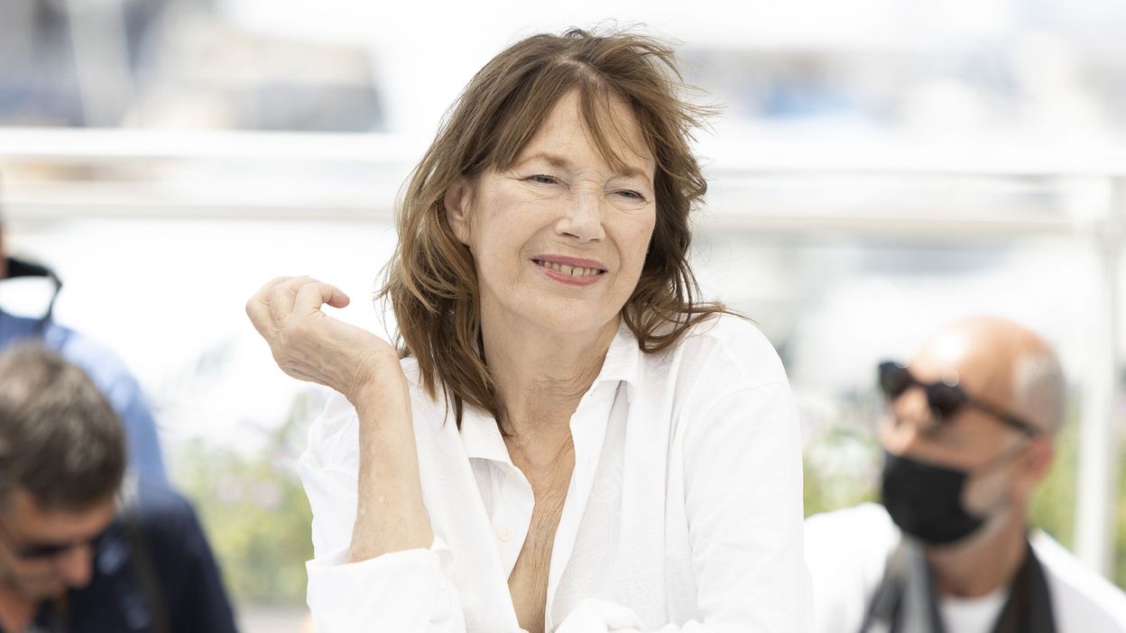 Charlotte Gainsbourg prend la parole aux obsèques de Jane Birkin : 'Je ...