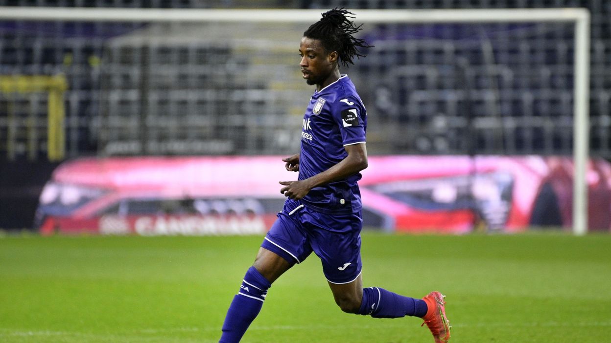 Anderlecht : Ethan Butera, défenseur central de 15 ans, signe son ...