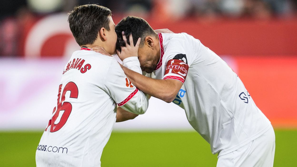 Les adieux déchirants d’un guerrier de Séville : Jesus Navas, larmes à la main - RTBF Actus