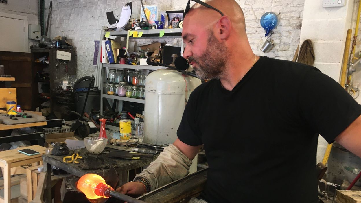 Christophe Genard, maître verrier insoupçonné et passionné - RTBF Actus