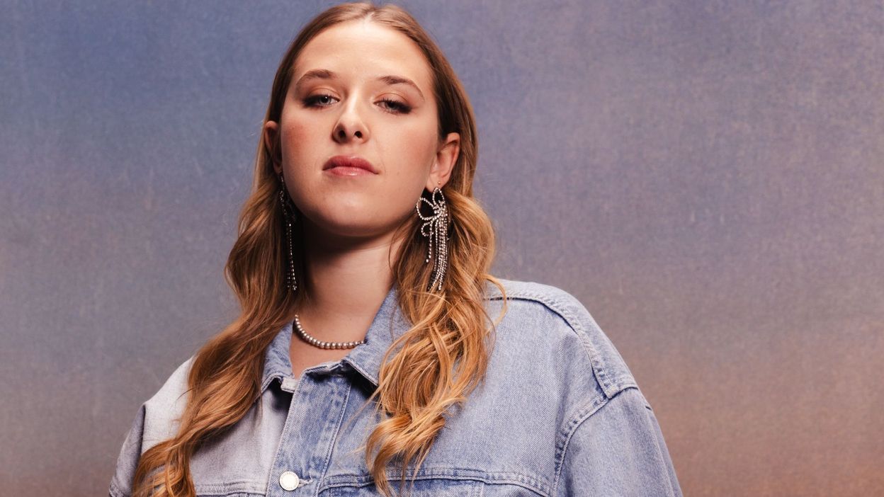 Helena sort son tout premier album, Hélé : pourquoi on l’adore déjà ...