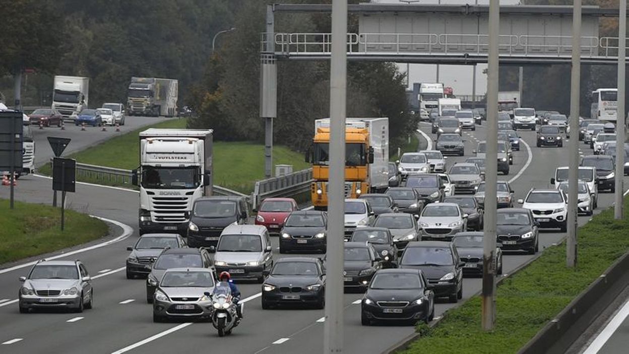FIN : Accident sur l'E40 à Milmort, files résorbées - RTBF Actus