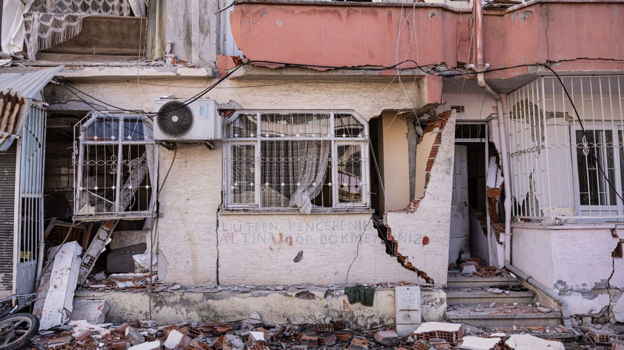 Turquie Les Dégâts Matériels Causés Par Le Séisme Dépassent Les 100
