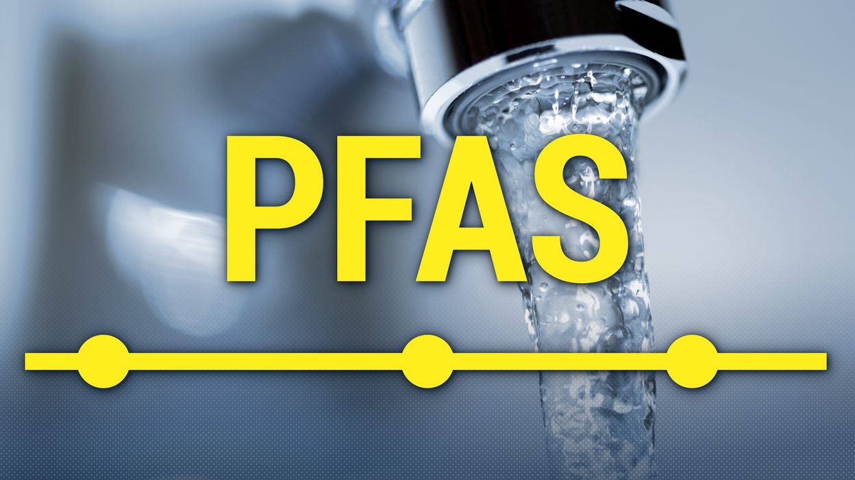 Ma carafe filtrante peut-elle éliminer les PFAS présents dans l'eau du robinet ? - RTBF Actus