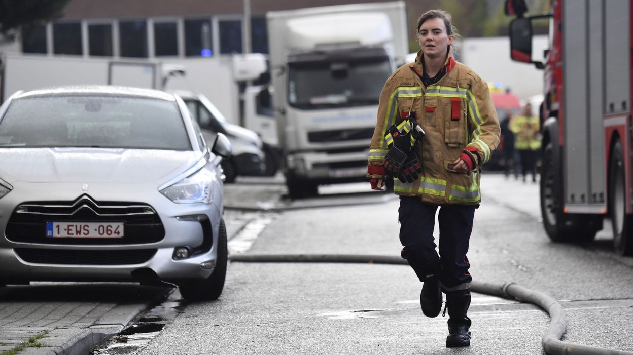 Incendie à l'usine Milcamps: photos et vidéos - rtbf.be