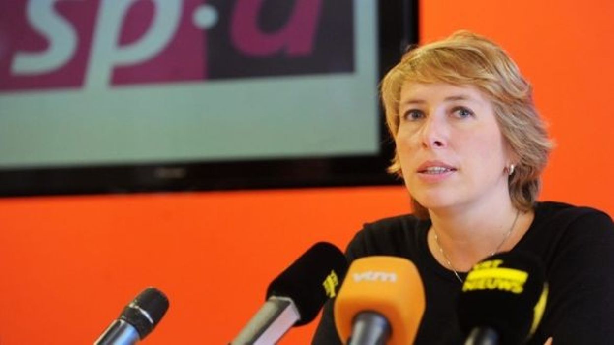 Le sp.a maintient sa confiance en Caroline Gennez - RTBF Actus