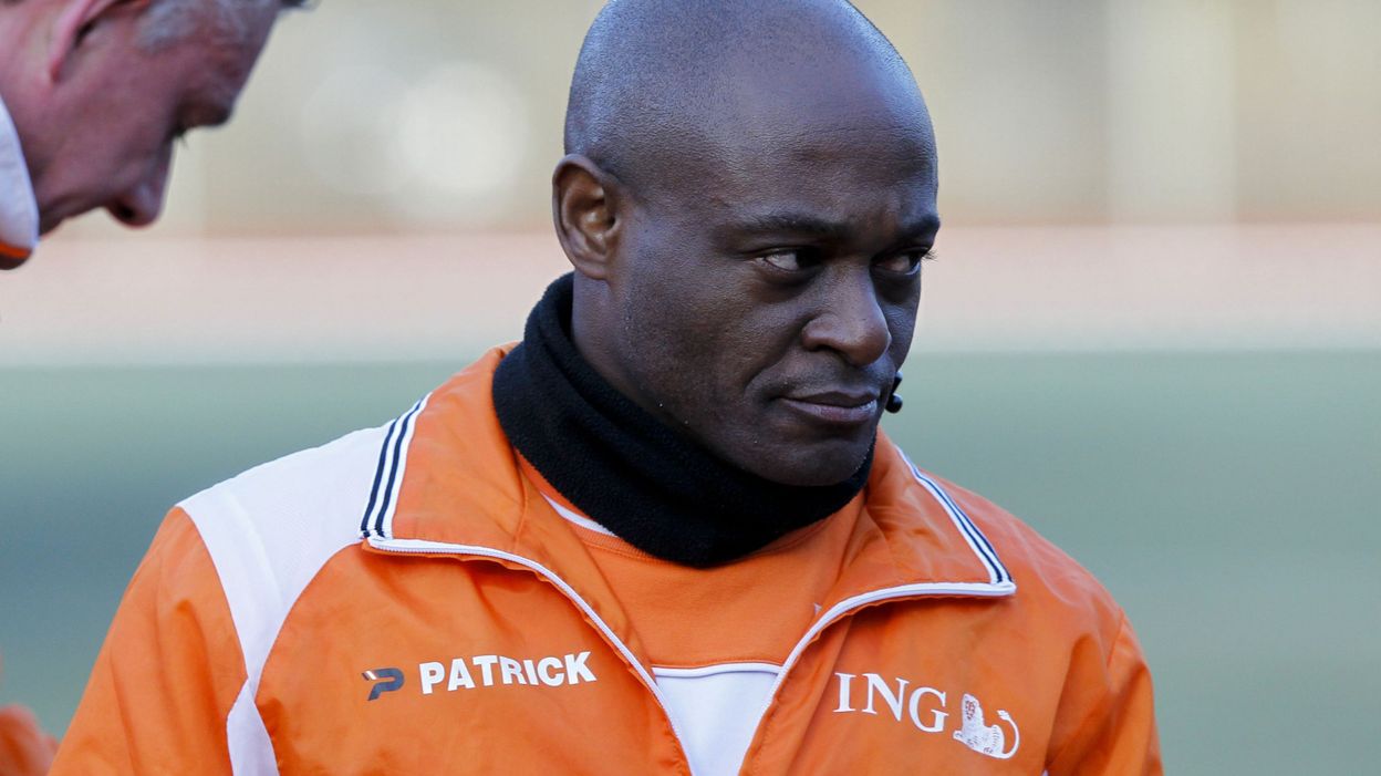 Jérôme Nzolo met fin à sa carrière d'arbitre - RTBF Actus