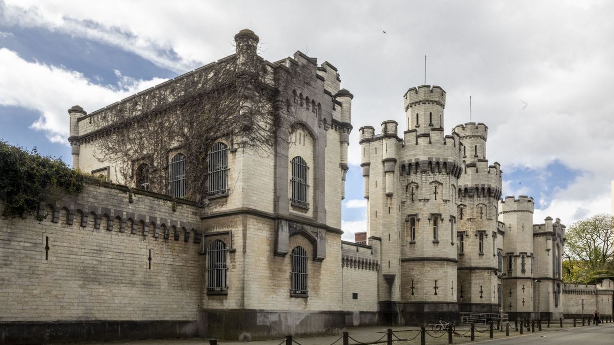 La nouvelle prison de Haren (Bruxelles) accueille ses premières ...