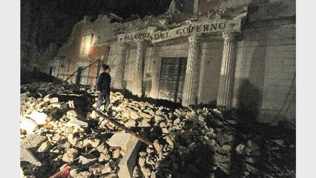 Le tremblement de terre de L'Aquila, en Italie, fait une 295e victime ...