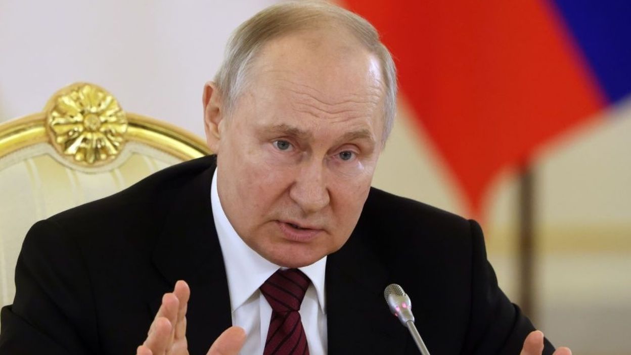 Selon un ex-agent du KGB, Vladimir Poutine est 'capable' d’utiliser l’arme nucléaire 's’il est ...