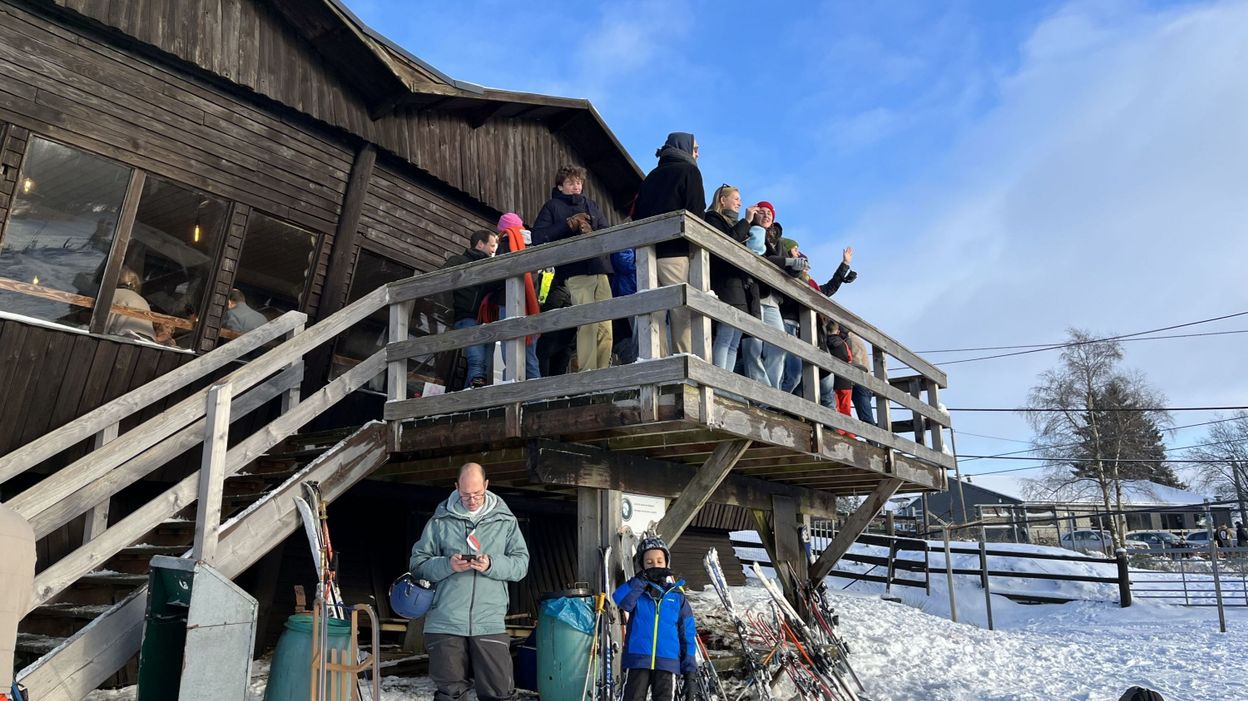 Les pistes de luge et de ski alpin sont ouvertes à Ovifat grâce au ...