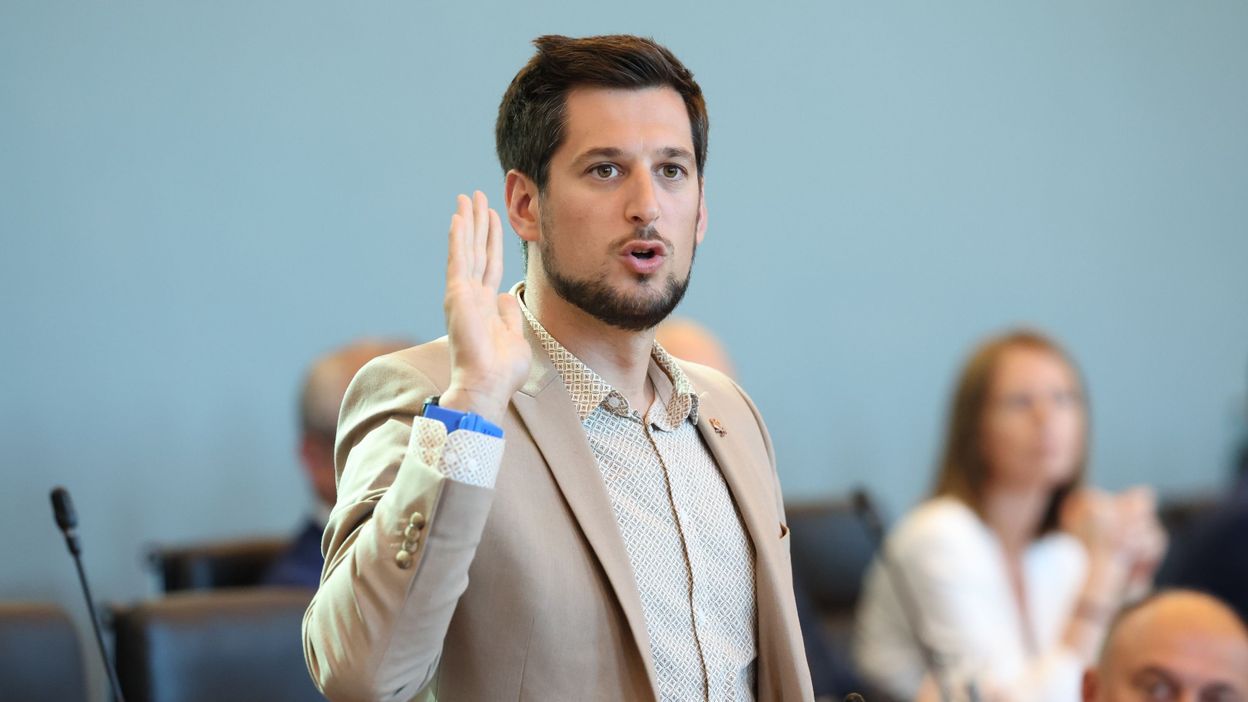 Qui est Adrien Dolimont (MR), le plus jeune ministre-président wallon ...