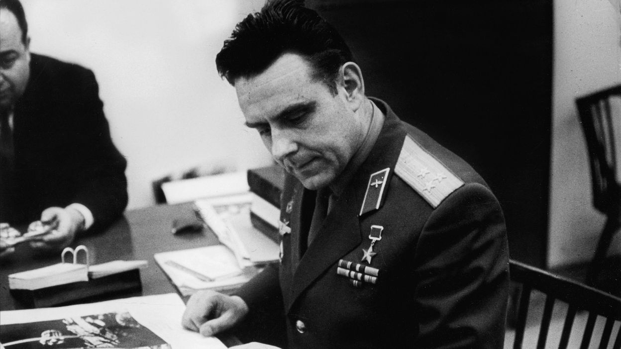 Vladimir Komarov, le premier cosmonaute à mourir dans la conquête ...
