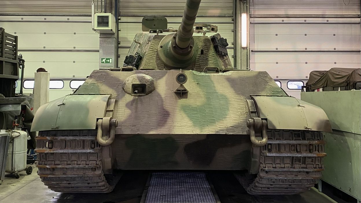 Le Tigre II, char allemand très rare, est aux Bastogne Barracks - RTBF ...