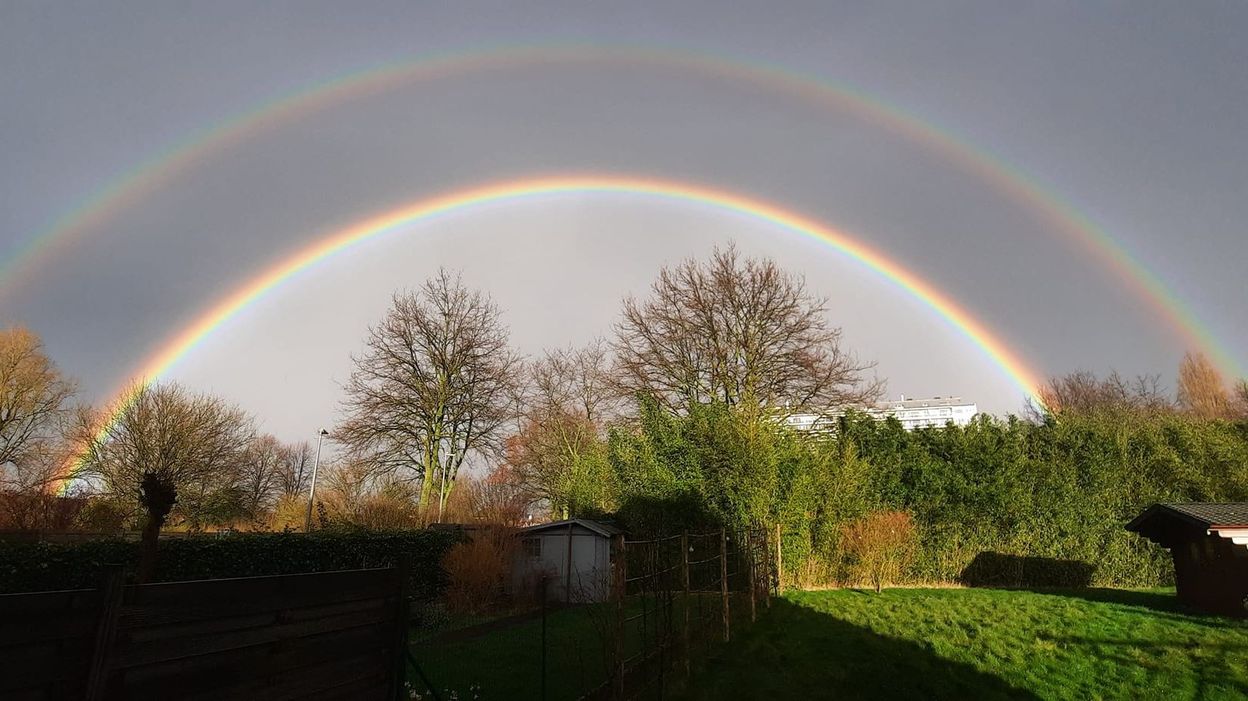 Comment expliquer le double arc-en-ciel apparu dans le ciel bruxellois ...